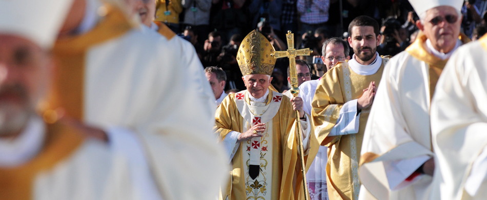 Benedict al XVI-lea, un papă cu suflet franciscan | Mesagerul Sfântului ...